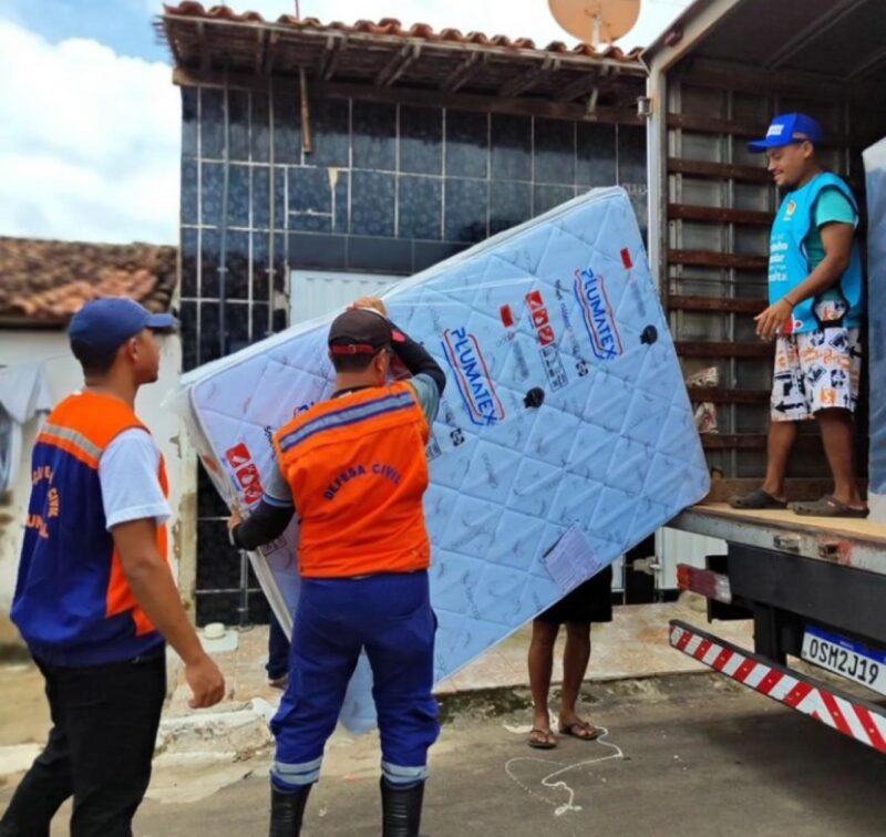 Prefeitura De Tuntum Realiza Entrega De Colchões A Famílias Afetadas